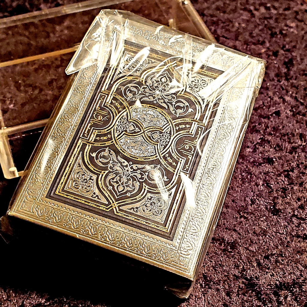 Arabesque Silver Collectors Edition Playing cards by Lotrek Oath ...